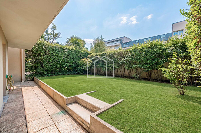 Appartement 2 pièces à vendre - Suresnes, République