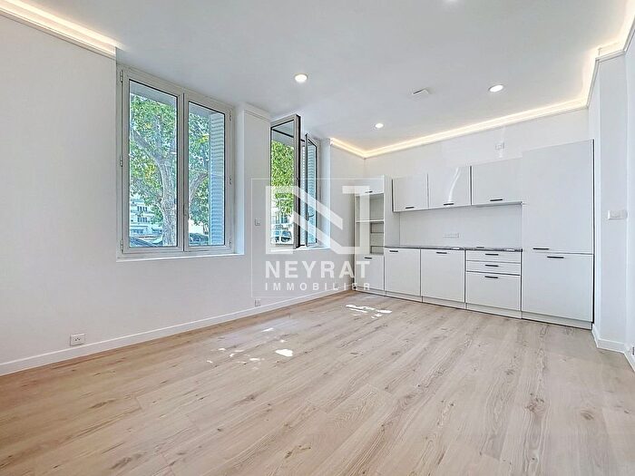 Saint-Raphaël, Centre-ville : Appartement 2 pièces à vendre