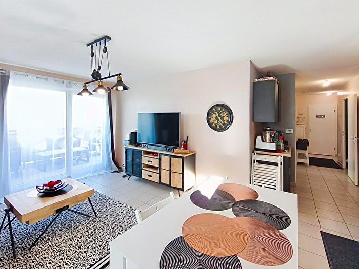 Appartement à vendre - Givors, Plaines, Varissan - 5 pièces - 3 chambres