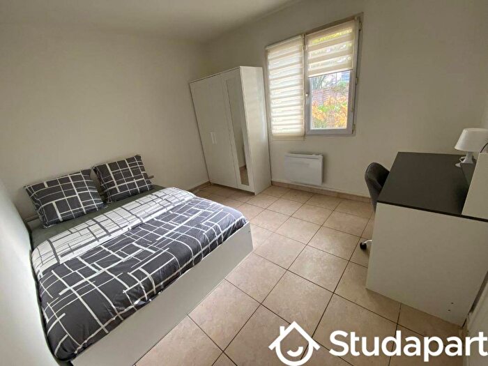 Appartement à louer - Val Notre Dame-La Tour Billy, Argenteuil - 1 pièce - 4 chambres