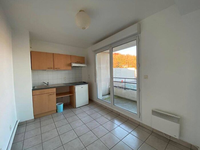 Habitat Ancien, Canteleu : Appartement 1 pièce à louer