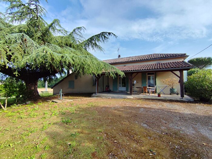 Saint-Nicolas-de-la-Grave : Maison 4 pièces à vendre