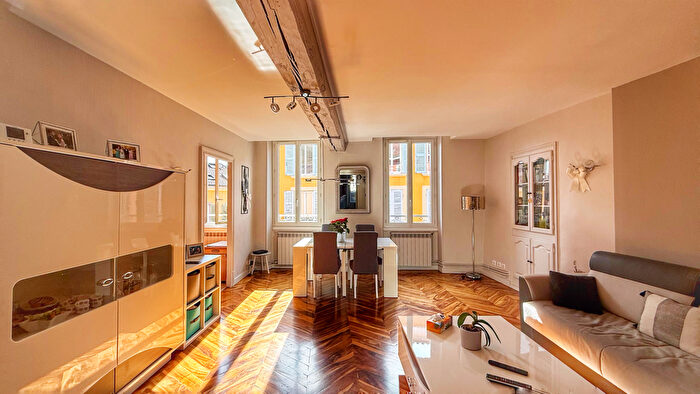 Appartement à vendre - Voiron, Centre-ville, Gare - 4 pièces - 3 chambres