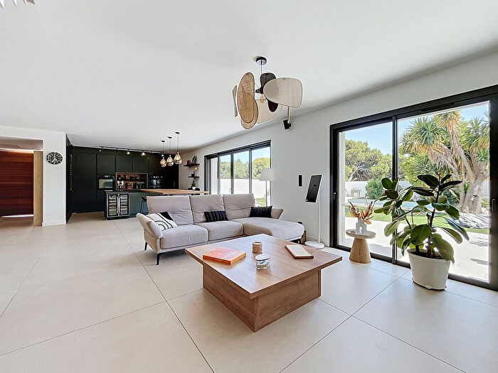 Maison 5 pièces à vendre à Canet-en-Roussillon, Route de Saint-Nazaire, Les Fontaines, Etang