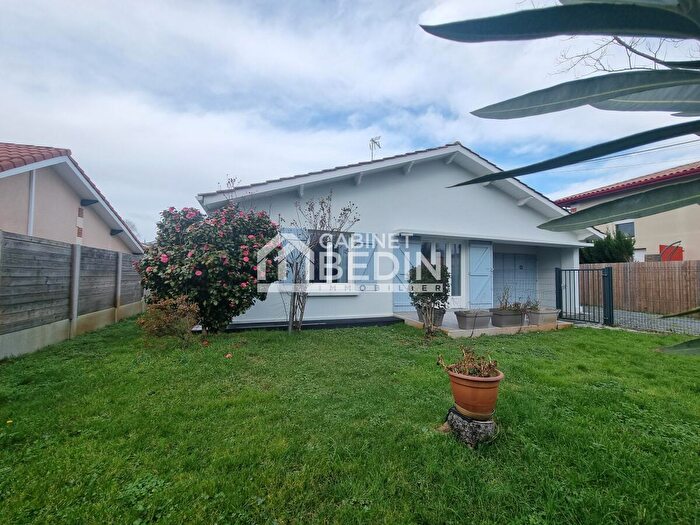 Maison à louer - Arès - 4 pièces - 3 chambres