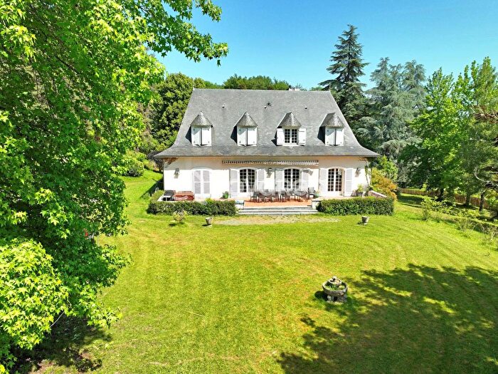 Gan - Maison 8 pièces à vendre
