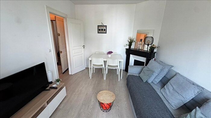 Clichy, Entrée de Ville : Appartement 2 pièces à louer