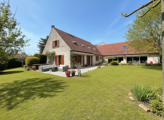 Maison à vendre - Pontault-Combault, Centre commercial - 8 pièces - 5 chambres