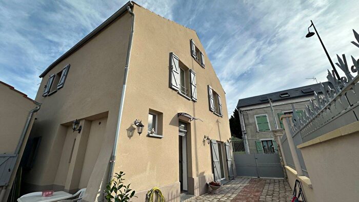 Maison 6 pièces à louer à Étampes