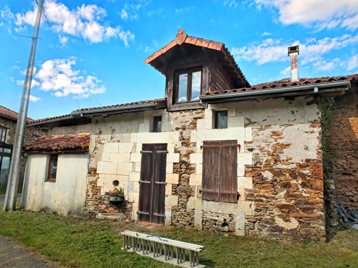 Maison à vendre - Montemb uf, Montemboeuf - 3 pièces - 2 chambres