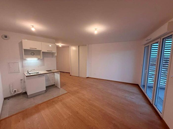 Appartement à louer - Cheminots-Acacias-Faubourg de Lille, Valenciennes - 1 pièce