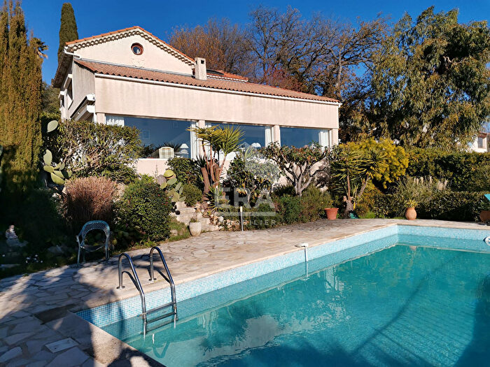 Maison à vendre - La Gaude - 9 pièces - 5 chambres