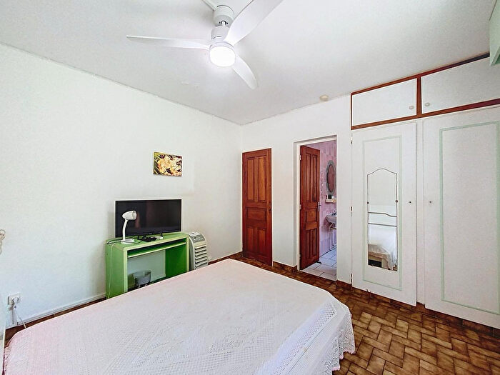 Appartement à louer - Gourbeyre - 1 pièce - 1 chambre