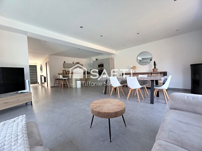 Estevelles : Maison 7 pièces à vendre