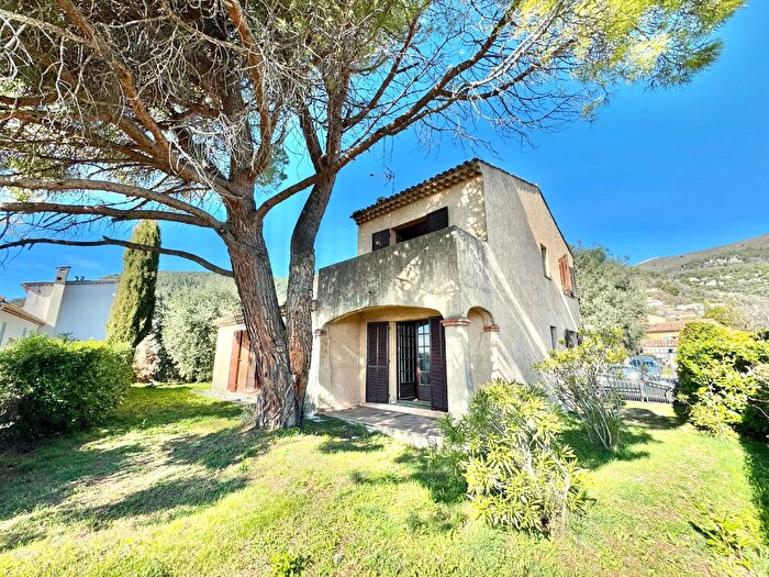 Maison à vendre - Tourrettes-sur-Loup - 6 pièces - 5 chambres