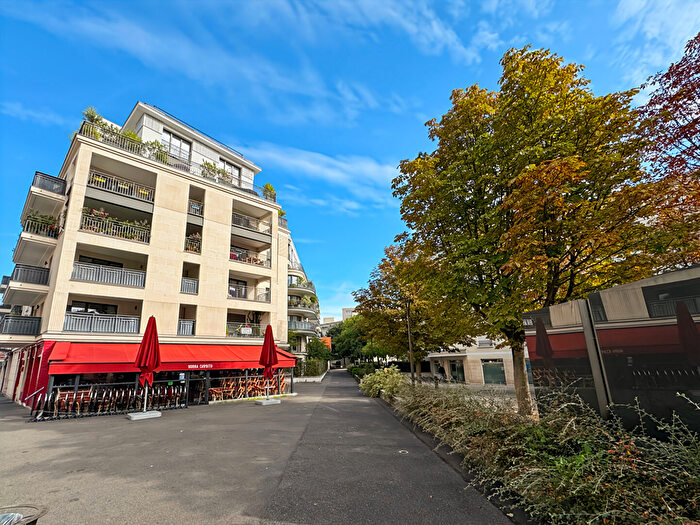 Appartement à vendre - Rosny-sous-Bois, Centre-ville - 3 pièces - 2 chambres