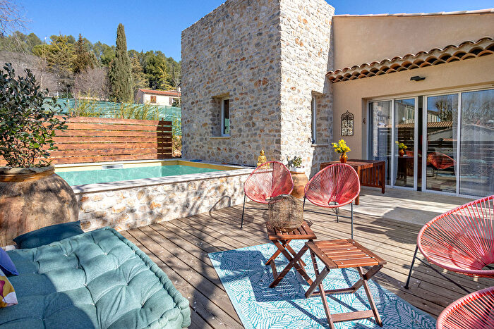 Maison à vendre - Correns - 4 pièces - 3 chambres