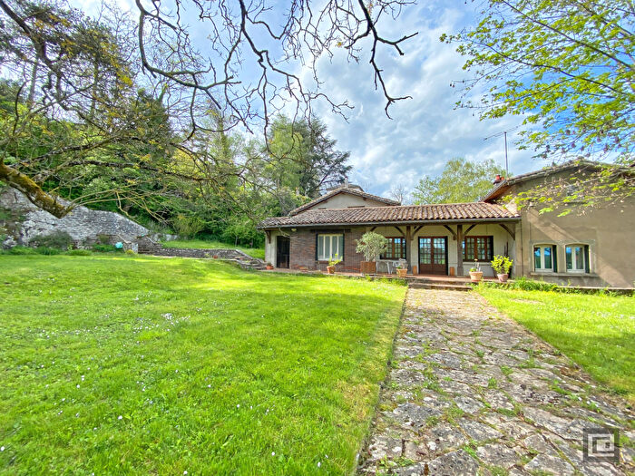 Maison à vendre - Le Villars - 10 pièces - 5 chambres