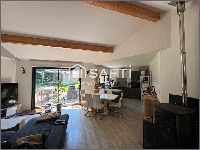 Maison à vendre - Saint-Michel-de-Rieufret - 6 pièces - 4 chambres