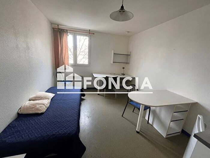 Appartement à louer - Centre Ville, Chambéry - 1 pièce