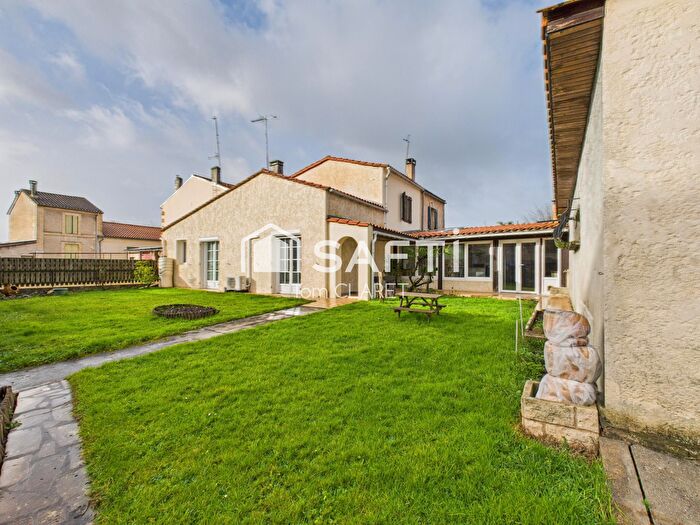 Maison à vendre - Saint-Yzan-de-Soudiac - 5 pièces - 2 chambres