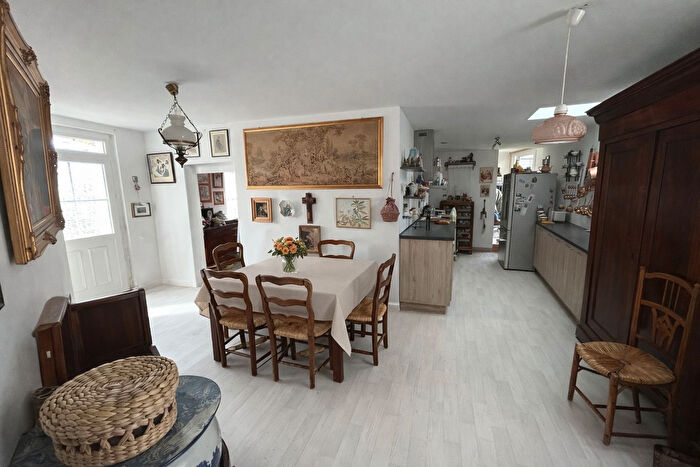 Saint-Christophe-du-Ligneron : Maison 4 pièces à vendre