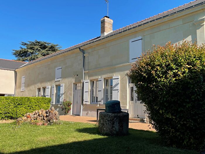 Maison à vendre - Le Puy-Notre-Dame - 8 pièces - 3 chambres