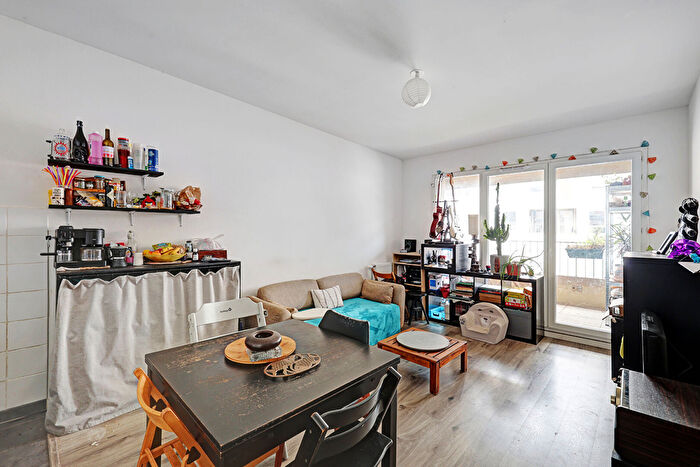 Appartement à vendre - Aubervilliers, Centre-ville, Victor Hugo - 3 pièces - 2 chambres