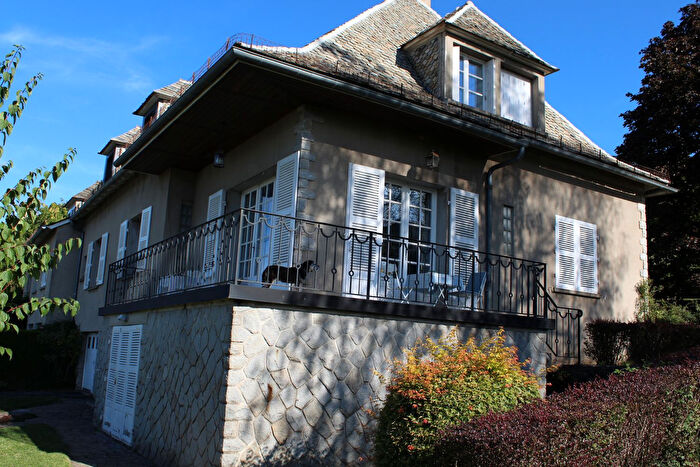 Maison 12 pièces à vendre à Mauriac