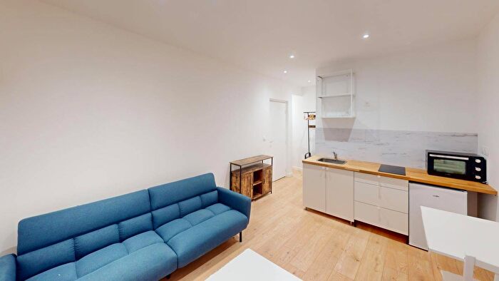 Appartement à louer - Hyper Centre-Vieille Ville, Saint-Étienne - 1 pièce