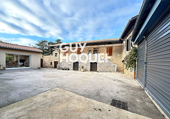 Maison à vendre - Fuissé - 8 pièces - 4 chambres