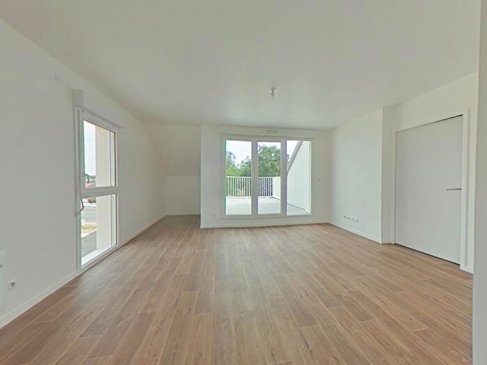 La Ville-aux-Dames : Appartement 3 pièces à louer