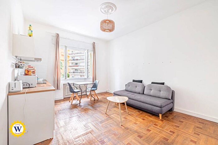 Baumettes, Nice : Appartement 2 pièces à louer