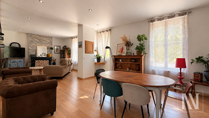 Maison 5 pièces à vendre à Saint-Lyé