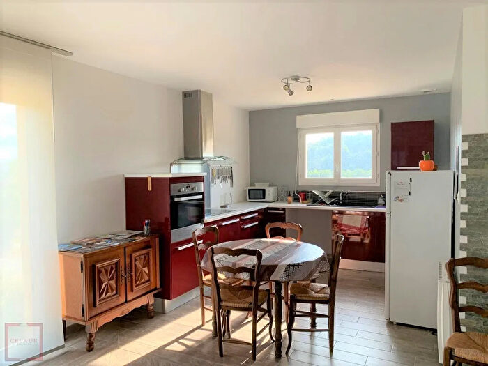 Maison 4 pièces à louer à Altillac