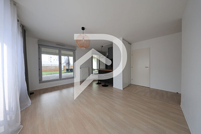 Appartement à louer - Évry, Centre-ville - 3 pièces - 2 chambres