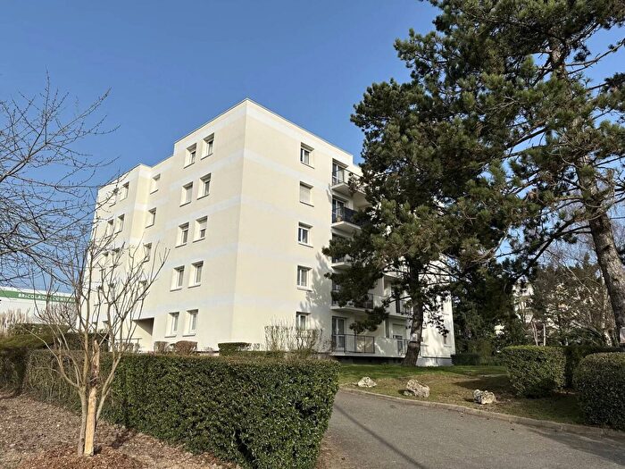 Appartement à louer - La Madeleine, Chartres - 2 pièces - 1 chambre