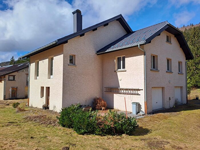 Maison 5 pièces à Mijoux, à vendre