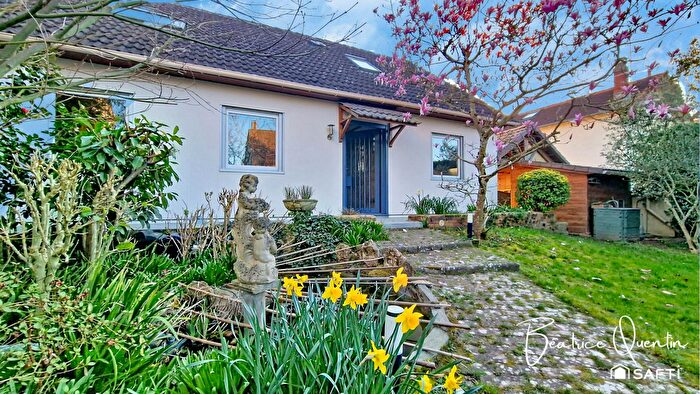 Maison à vendre - Sainte-Geneviève-des-Bois, Saint-Hubert - 7 pièces - 5 chambres