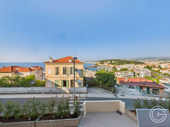 Appartement à louer - Nice, Mont-Boron - 2 pièces - 1 chambre