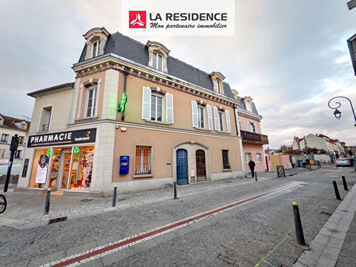 Appartement à vendre - Les Mureaux, Centre-ville - 6 pièces - 4 chambres