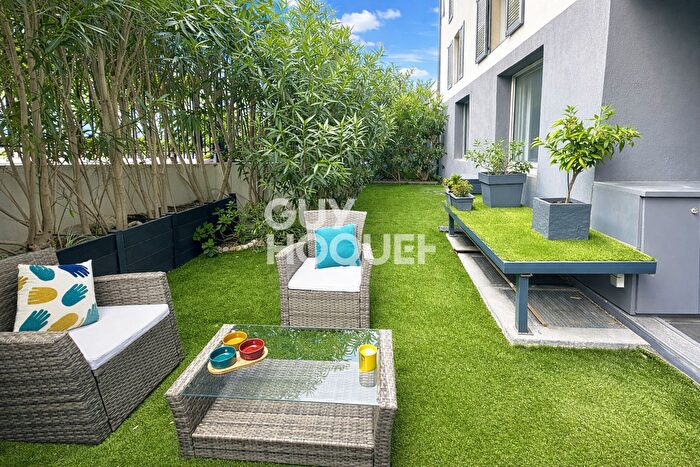 Appartement à vendre - Cavalaire-sur-Mer, Centre-ville - 3 pièces - 2 chambres