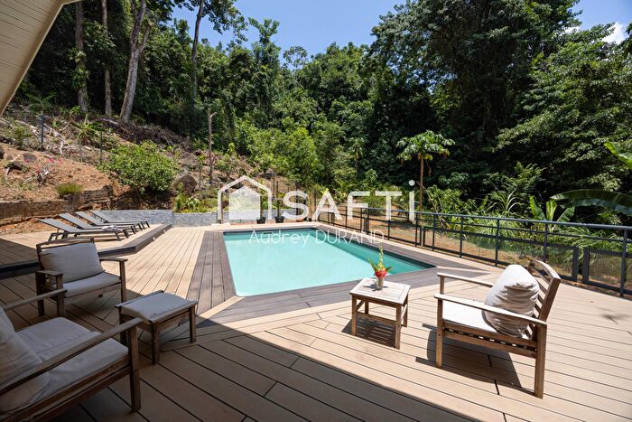 Maison à vendre - Remire-Montjoly - 8 pièces - 6 chambres