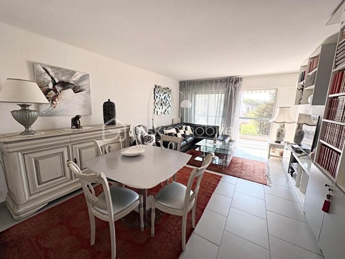 Appartement 3 pièces à vendre à Cannes, Californie Pezou