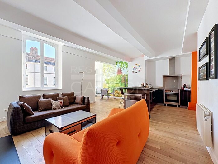 Lyon 1er, Bas des Pentes, Presqu'île : Appartement 4 pièces à louer