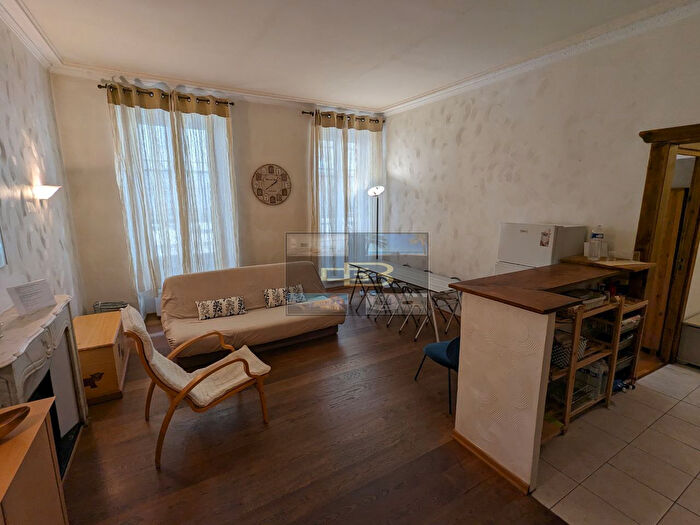 Appartement 3 pièces à louer à Nice, Carré d'or