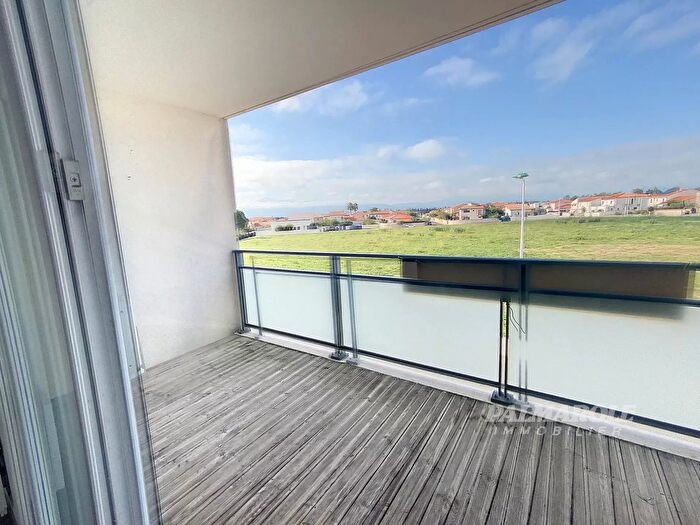 Maisons à vendre et appartements à louer - 1