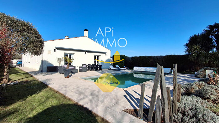 Maison à vendre - Saint-Vivien - 7 pièces - 5 chambres