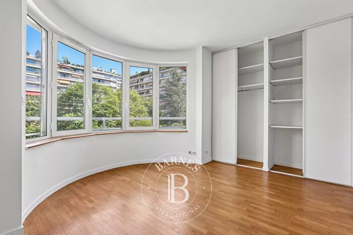 Paris 16ème, Auteuil-Nord, Jasmin, Mirabeau : Appartement 3 pièces à louer