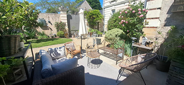 Maison 13 pièces à Saint-Branchs, à vendre
